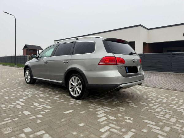 Grey Volkswagen Passat Alltrack 2012 in Klaipeda, with an engine capacity of 2.00 L and mileage of 300 thousand km for 7300 €, photo 7 on AUTOMOTO.COM.LV