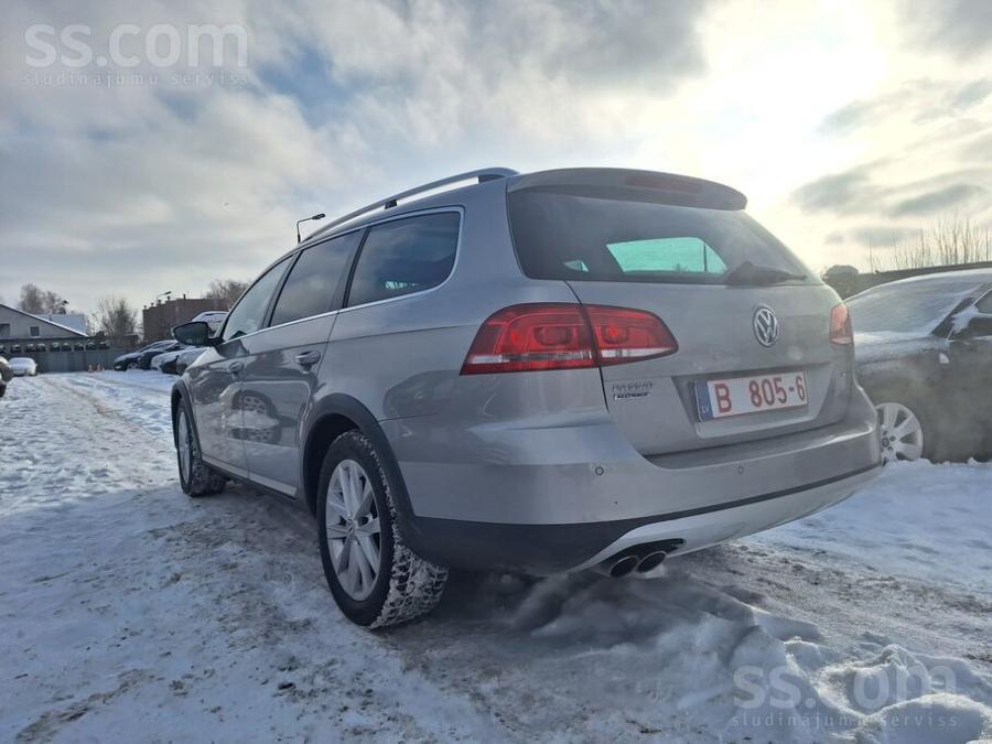 Pelēks Volkswagen Passat Alltrack 2012 Daugavpils, ar dzinēja tilpumu 2.00 L un nobraukumu 0 tūkst. km par 6500 €, foto 5 vietnē AUTOMOTO.COM.LV