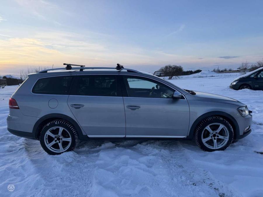 Pelēks Volkswagen Passat Alltrack 2012 Kauņa, ar dzinēja tilpumu 1.97 L un nobraukumu 342 tūkst. km par 5500 €, foto 2 vietnē AUTOMOTO.COM.LV