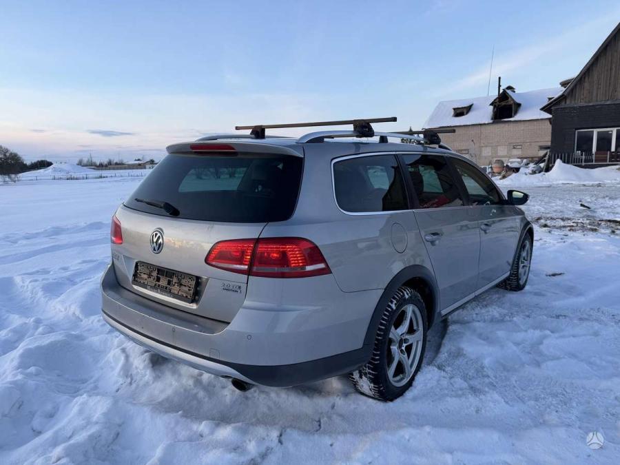 Pelēks Volkswagen Passat Alltrack 2012 Kauņa, ar dzinēja tilpumu 1.97 L un nobraukumu 342 tūkst. km par 5500 €, foto 5 vietnē AUTOMOTO.COM.LV