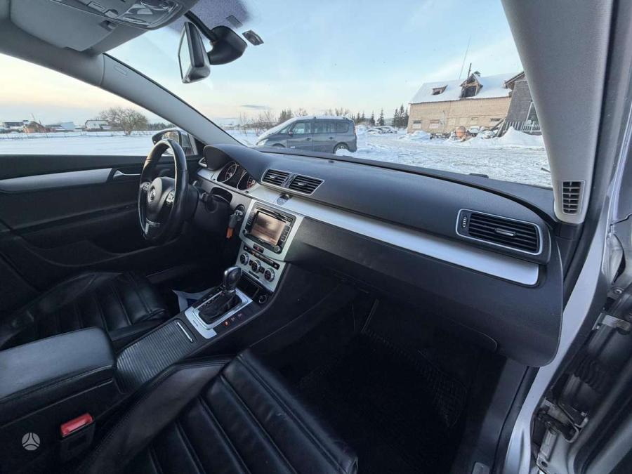 Pelēks Volkswagen Passat Alltrack 2012 Kauņa, ar dzinēja tilpumu 1.97 L un nobraukumu 342 tūkst. km par 5500 €, foto 15 vietnē AUTOMOTO.COM.LV