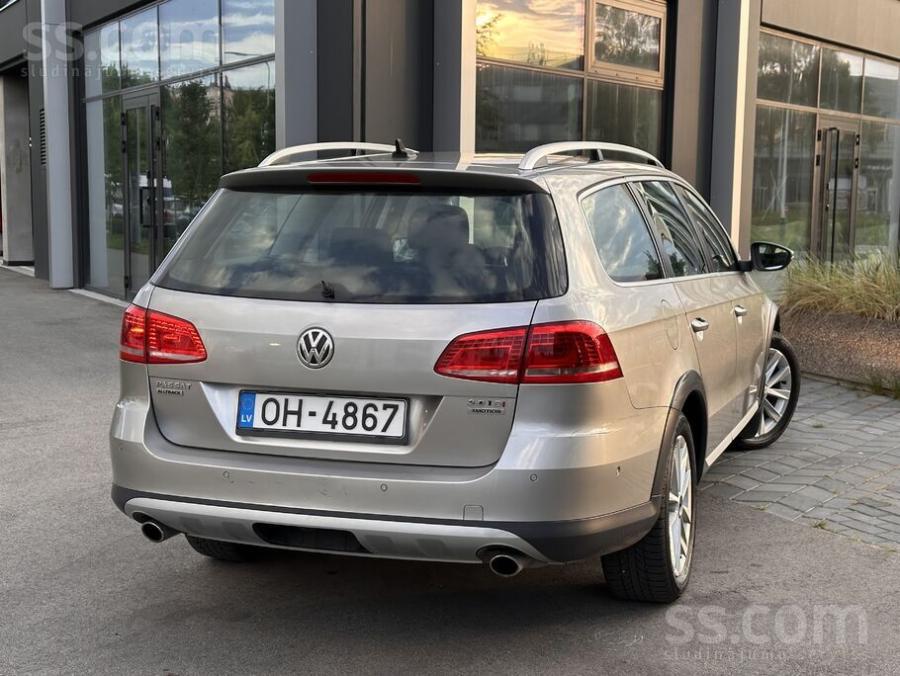 Grey Volkswagen Passat Alltrack 2012 in Valka, with an engine capacity of 2.00 L and mileage of 398 thousand km for 4250 €, photo 10 on AUTOMOTO.COM.LV