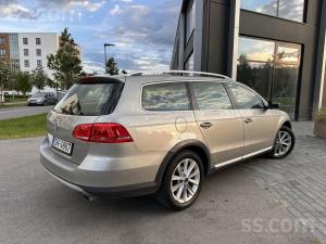 Grey Volkswagen Passat Alltrack 2012 in Valka, with an engine capacity of 2.00 L and mileage of 398 thousand km for 4250 €, photo 12 on AUTOMOTO.COM.LV