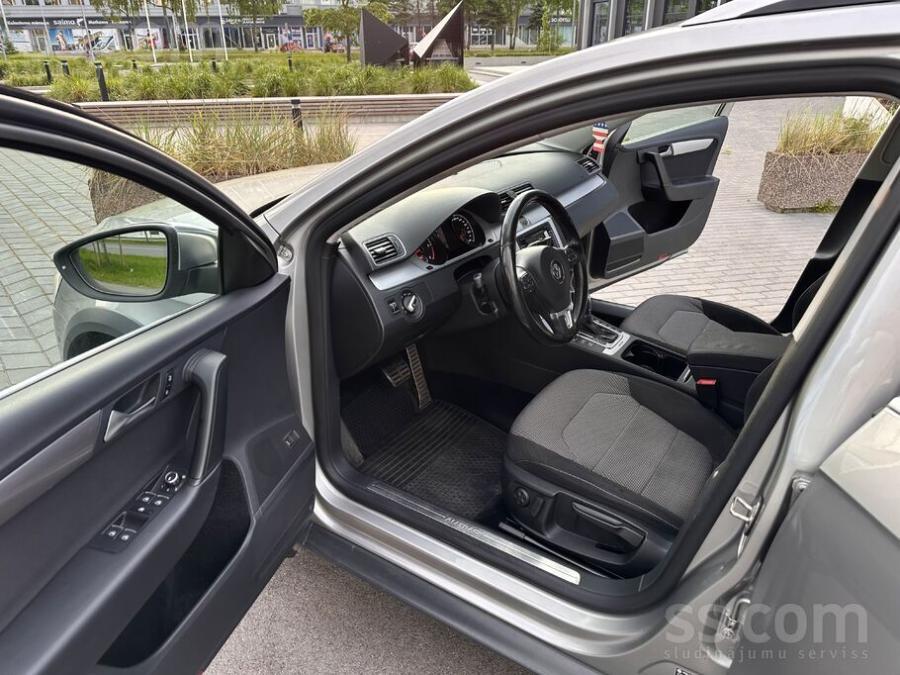 Grey Volkswagen Passat Alltrack 2012 in Valka, with an engine capacity of 2.00 L and mileage of 398 thousand km for 4250 €, photo 17 on AUTOMOTO.COM.LV