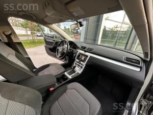 Grey Volkswagen Passat Alltrack 2012 in Valka, with an engine capacity of 2.00 L and mileage of 398 thousand km for 4250 €, photo 22 on AUTOMOTO.COM.LV