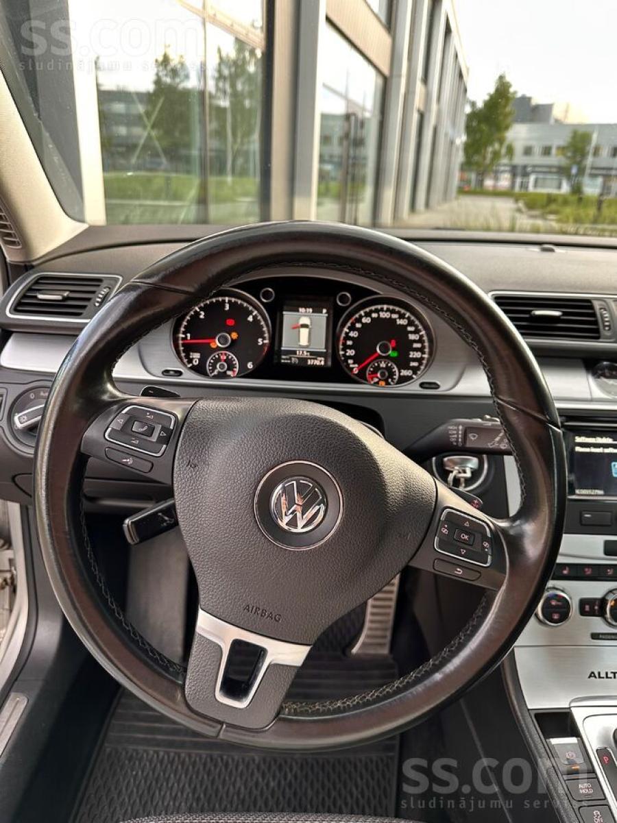 Grey Volkswagen Passat Alltrack 2012 in Valka, with an engine capacity of 2.00 L and mileage of 398 thousand km for 4250 €, photo 30 on AUTOMOTO.COM.LV