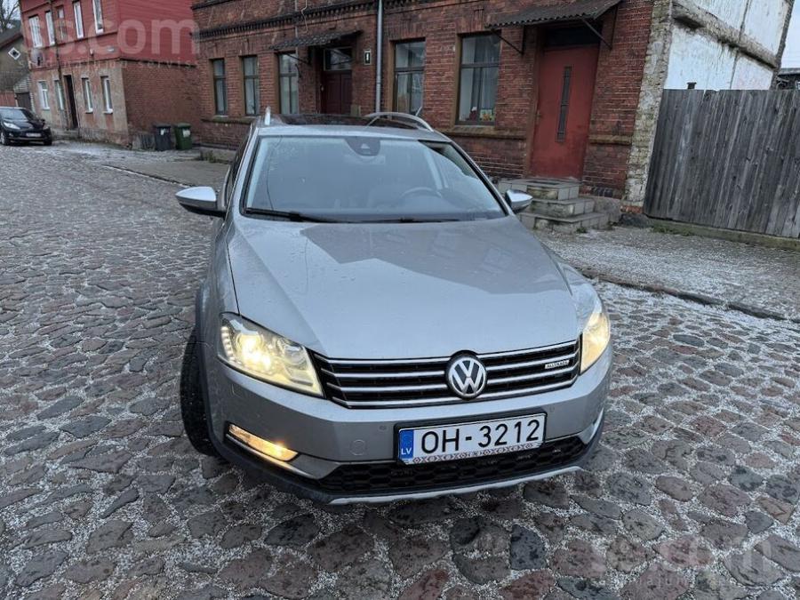 Pelēks Volkswagen Passat Alltrack 2012 Liepāja, ar dzinēja tilpumu 2.00 L un nobraukumu 223 tūkst. km par 9600 €, foto 1 vietnē AUTOMOTO.COM.LV