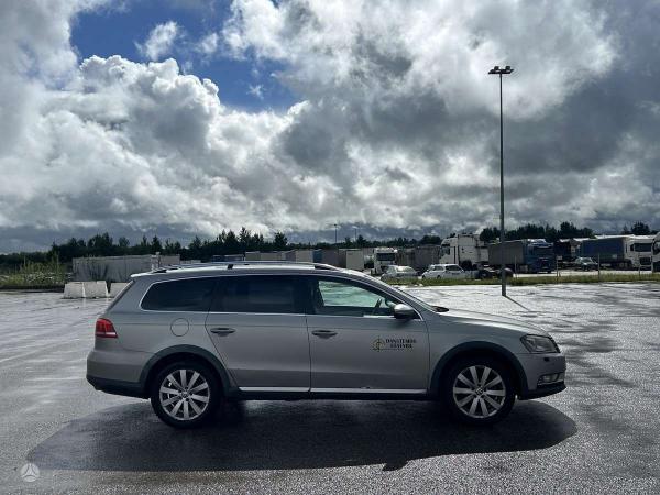 Grey Volkswagen Passat Alltrack 2012 in Vilnius, with an engine capacity of 1.97 L and mileage of 406 thousand km for 3900 €, photo 6 on AUTOMOTO.COM.LV