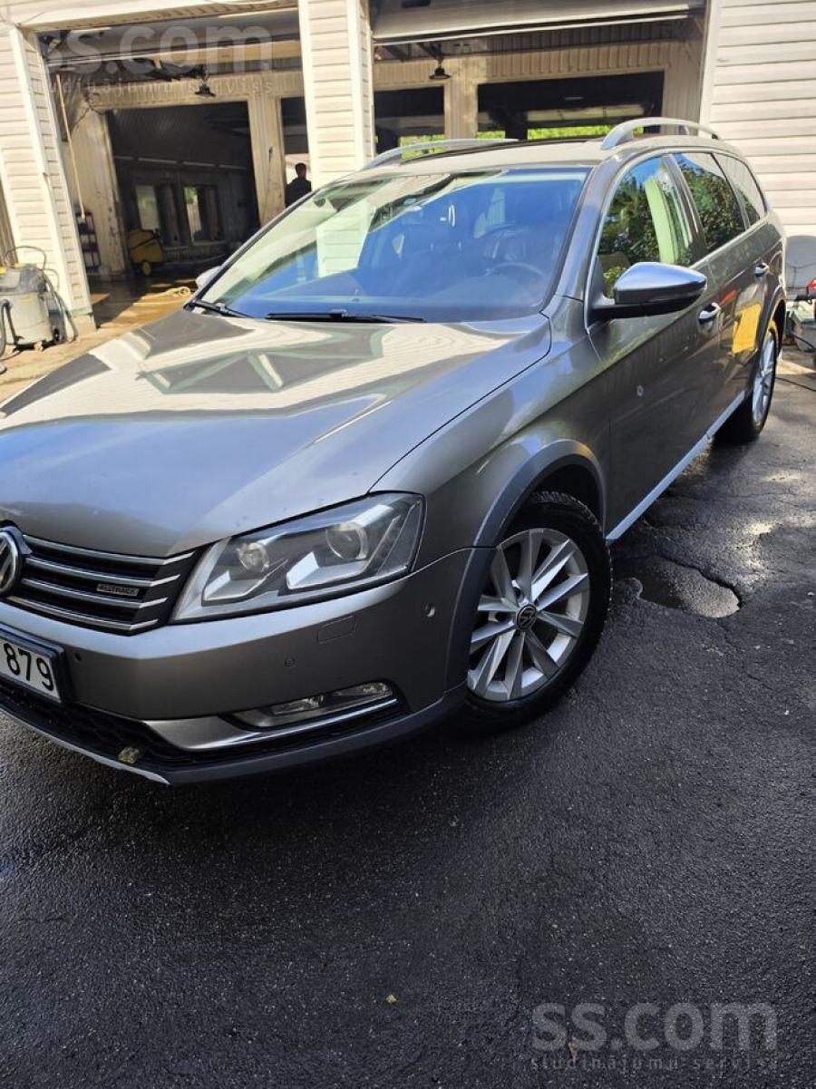 Pelēks Volkswagen Passat Alltrack 2012 Rīga, ar dzinēja tilpumu 2.00 L un nobraukumu 581 tūkst. km par 3650 €, foto 3 vietnē AUTOMOTO.COM.LV