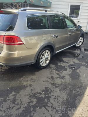 Pelēks Volkswagen Passat Alltrack 2012 Rīga, ar dzinēja tilpumu 2.00 L un nobraukumu 581 tūkst. km par 3650 €, foto 6 vietnē AUTOMOTO.COM.LV