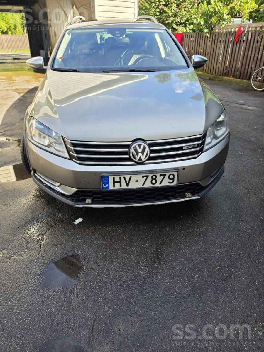 Pelēks Volkswagen Passat Alltrack 2012 Rīga, ar dzinēja tilpumu 2.00 L un nobraukumu 581 tūkst. km par 3650 €, foto 8 vietnē AUTOMOTO.COM.LV