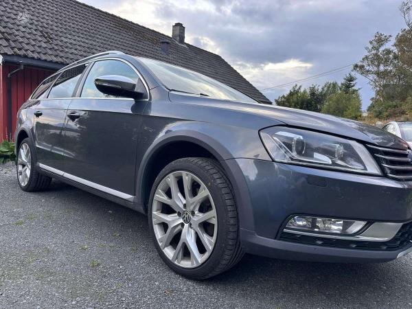 Grey Volkswagen Passat Alltrack 2012 in Panevezys, with an engine capacity of 2.00 L and mileage of 225 thousand km for 8800 €, photo 3 on AUTOMOTO.COM.LV