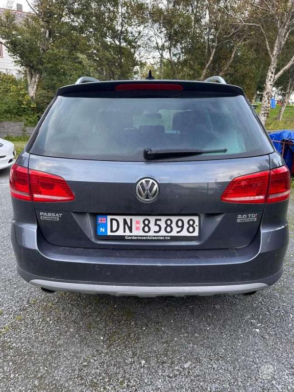 Grey Volkswagen Passat Alltrack 2012 in Panevezys, with an engine capacity of 2.00 L and mileage of 225 thousand km for 8800 €, photo 4 on AUTOMOTO.COM.LV