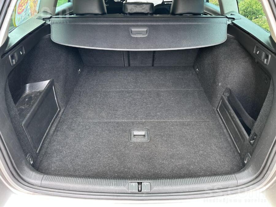 Pelēks Volkswagen Passat Alltrack 2012 Rīga, ar dzinēja tilpumu 2.00 L un nobraukumu 338 tūkst. km par 4200 €, foto 15 vietnē AUTOMOTO.COM.LV