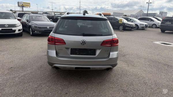 Grey Volkswagen Passat Alltrack 2013 in Marijampole, with an engine capacity of 2.00 L and mileage of 252 thousand km for 7850 €, photo 3 on AUTOMOTO.COM.LV