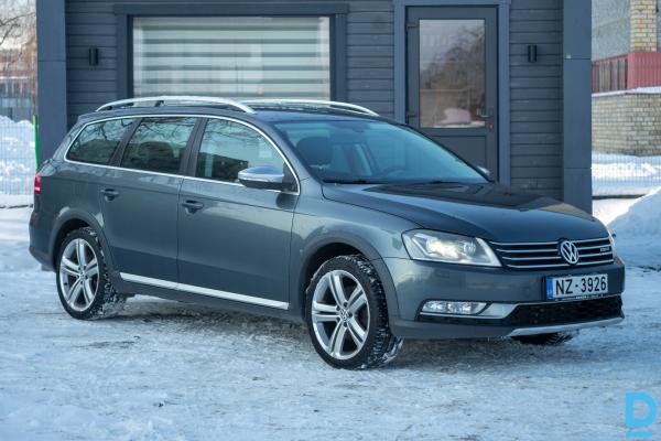 Pelēks Volkswagen Passat Alltrack 2014 Liepāja, ar dzinēja tilpumu 2.00 L un nobraukumu 287 tūkst. km par 8600 €, foto 4 vietnē AUTOMOTO.COM.LV