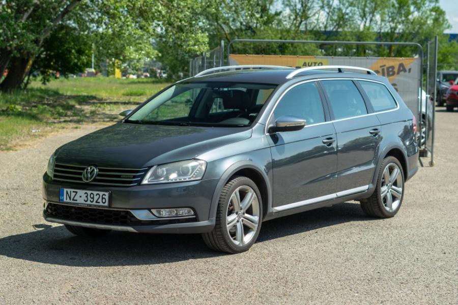 Pelēks Volkswagen Passat Alltrack 2014 Rīga, ar dzinēja tilpumu 2.00 L un nobraukumu 287 tūkst. km par 9200 €, foto 5 vietnē AUTOMOTO.COM.LV