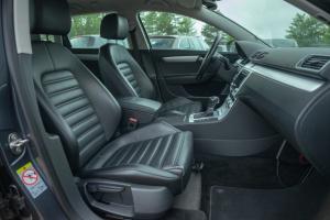 Pelēks Volkswagen Passat Alltrack 2014 Rīga, ar dzinēja tilpumu 2.00 L un nobraukumu 287 tūkst. km par 9200 €, foto 13 vietnē AUTOMOTO.COM.LV
