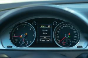 Pelēks Volkswagen Passat Alltrack 2014 Rīga, ar dzinēja tilpumu 2.00 L un nobraukumu 287 tūkst. km par 9200 €, foto 15 vietnē AUTOMOTO.COM.LV