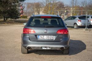 Pelēks Volkswagen Passat Alltrack 2014 Rīga, ar dzinēja tilpumu 2.00 L un nobraukumu 287 tūkst. km par 9200 €, foto 16 vietnē AUTOMOTO.COM.LV