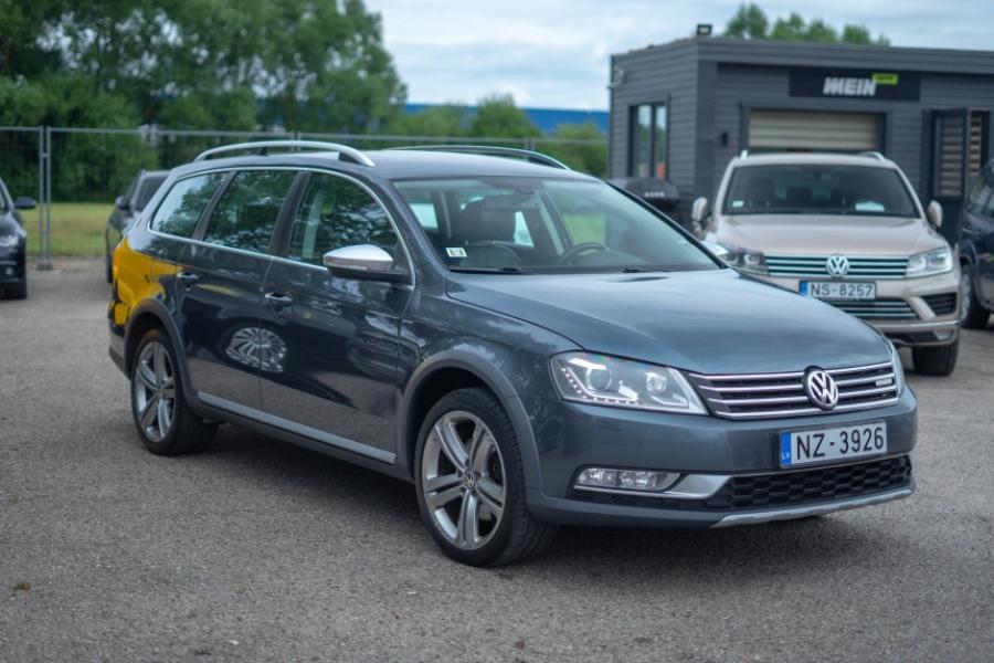 Pelēks Volkswagen Passat Alltrack 2014 Rīga, ar dzinēja tilpumu 2.00 L un nobraukumu 287 tūkst. km par 9200 €, foto 18 vietnē AUTOMOTO.COM.LV