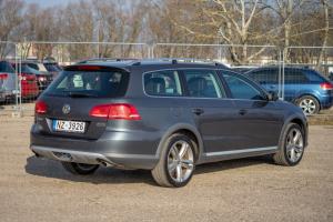 Pelēks Volkswagen Passat Alltrack 2014 Rīga, ar dzinēja tilpumu 2.00 L un nobraukumu 287 tūkst. km par 9200 €, foto 20 vietnē AUTOMOTO.COM.LV