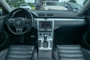 Pelēks Volkswagen Passat Alltrack 2014 Rīga, ar dzinēja tilpumu 2.00 L un nobraukumu 287 tūkst. km par 9200 €, foto 26 vietnē AUTOMOTO.COM.LV