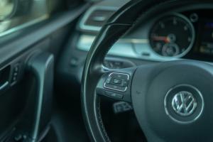Pelēks Volkswagen Passat Alltrack 2014 Rīga, ar dzinēja tilpumu 2.00 L un nobraukumu 287 tūkst. km par 9200 €, foto 37 vietnē AUTOMOTO.COM.LV