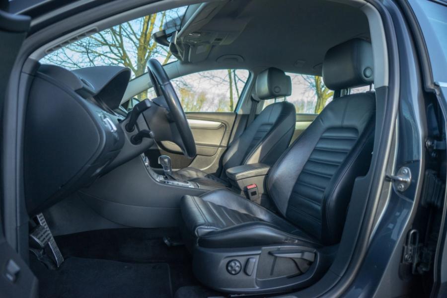 Pelēks Volkswagen Passat Alltrack 2014 Rīga, ar dzinēja tilpumu 2.00 L un nobraukumu 287 tūkst. km par 9200 €, foto 39 vietnē AUTOMOTO.COM.LV