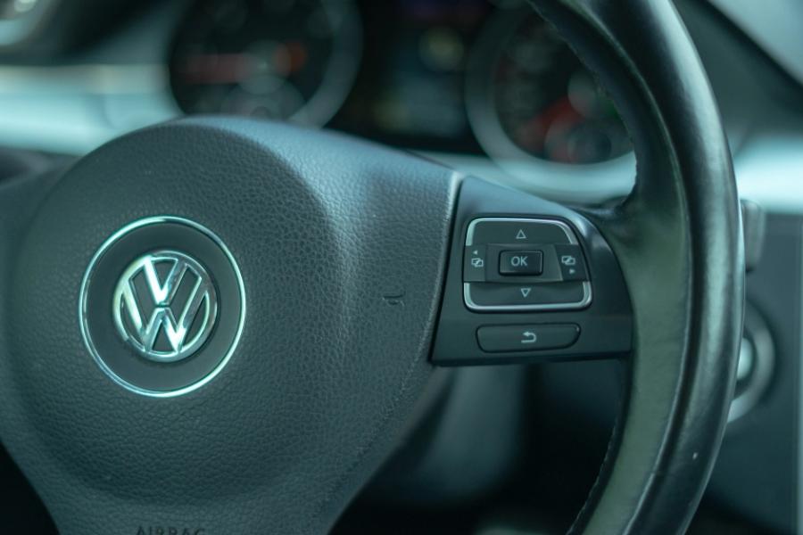 Pelēks Volkswagen Passat Alltrack 2014 Rīga, ar dzinēja tilpumu 2.00 L un nobraukumu 287 tūkst. km par 9200 €, foto 41 vietnē AUTOMOTO.COM.LV