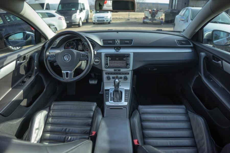 Pelēks Volkswagen Passat Alltrack 2014 Rīga, ar dzinēja tilpumu 2.00 L un nobraukumu 287 tūkst. km par 9200 €, foto 44 vietnē AUTOMOTO.COM.LV