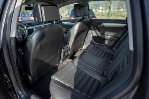 Pelēks Volkswagen Passat Alltrack 2014 Rīga, ar dzinēja tilpumu 2.00 L un nobraukumu 287 tūkst. km par 9200 €, foto 56 vietnē AUTOMOTO.COM.LV