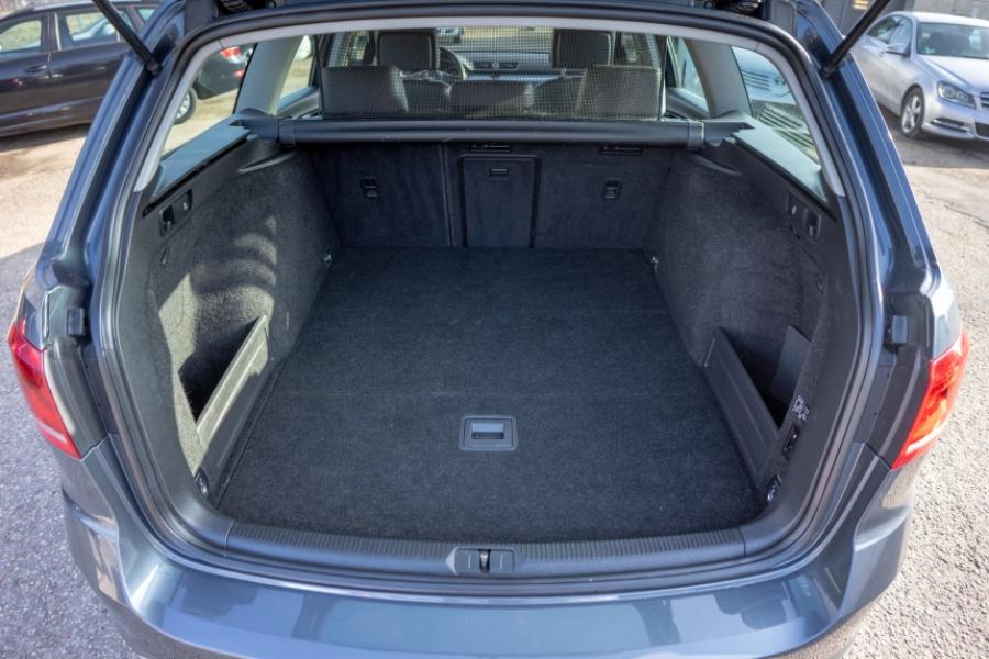 Pelēks Volkswagen Passat Alltrack 2014 Rīga, ar dzinēja tilpumu 2.00 L un nobraukumu 287 tūkst. km par 9200 €, foto 59 vietnē AUTOMOTO.COM.LV