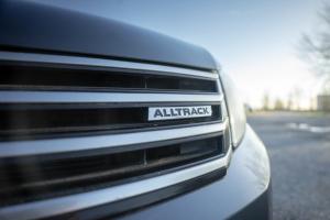 Pelēks Volkswagen Passat Alltrack 2014 Rīga, ar dzinēja tilpumu 2.00 L un nobraukumu 287 tūkst. km par 9200 €, foto 62 vietnē AUTOMOTO.COM.LV