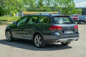 Pelēks Volkswagen Passat Alltrack 2014 Rīga, ar dzinēja tilpumu 2.00 L un nobraukumu 287 tūkst. km par 9200 €, foto 73 vietnē AUTOMOTO.COM.LV