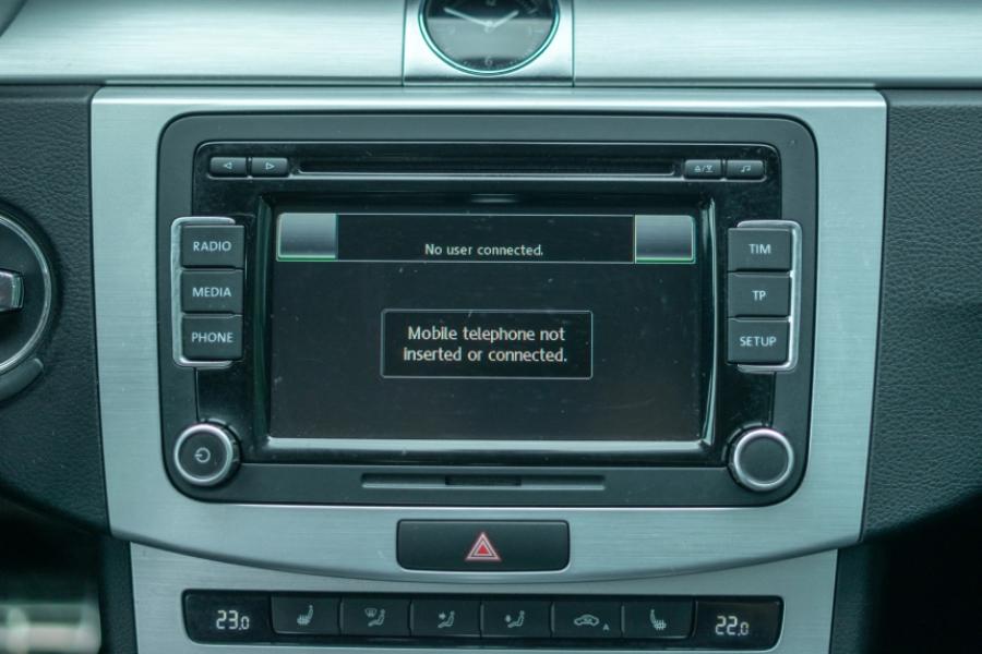 Pelēks Volkswagen Passat Alltrack 2014 Rīga, ar dzinēja tilpumu 2.00 L un nobraukumu 287 tūkst. km par 9200 €, foto 74 vietnē AUTOMOTO.COM.LV