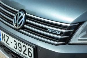 Pelēks Volkswagen Passat Alltrack 2014 Rīga, ar dzinēja tilpumu 2.00 L un nobraukumu 287 tūkst. km par 9200 €, foto 91 vietnē AUTOMOTO.COM.LV