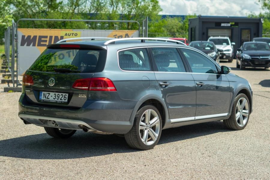 Pelēks Volkswagen Passat Alltrack 2014 Rīga, ar dzinēja tilpumu 2.00 L un nobraukumu 287 tūkst. km par 9200 €, foto 99 vietnē AUTOMOTO.COM.LV