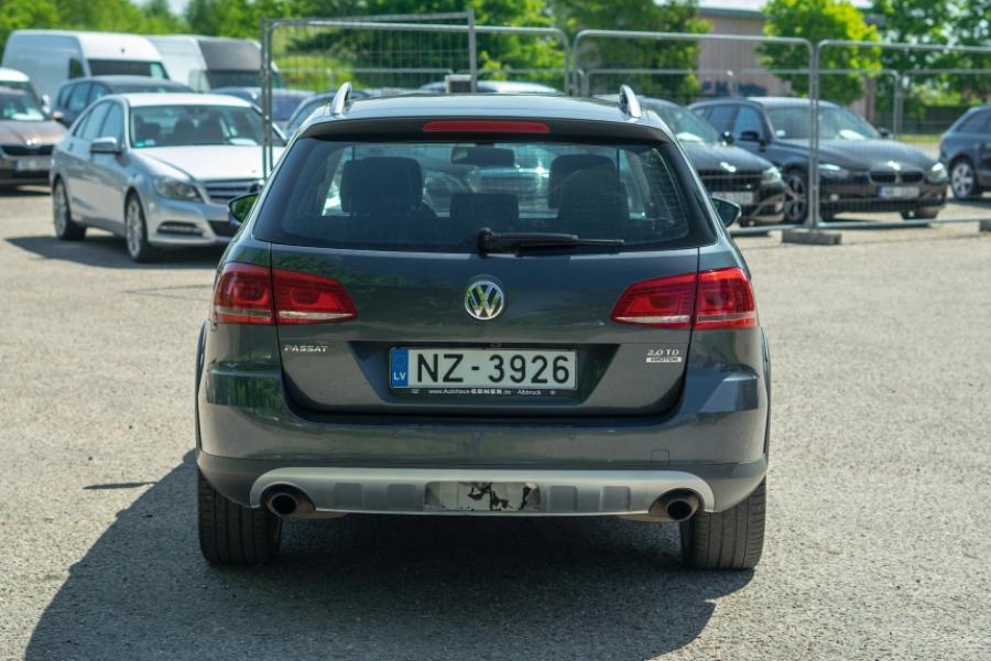 Pelēks Volkswagen Passat Alltrack 2014 Rīga, ar dzinēja tilpumu 2.00 L un nobraukumu 287 tūkst. km par 9200 €, foto 101 vietnē AUTOMOTO.COM.LV