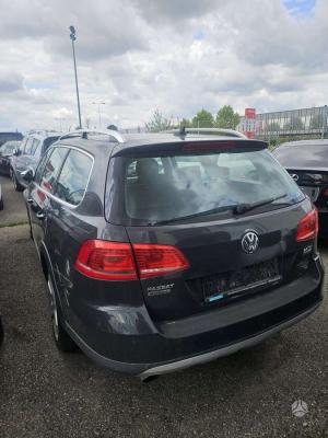 Pelēks Volkswagen Passat Alltrack 2014 Anykščiai, ar dzinēja tilpumu 2.00 L un nobraukumu 242 tūkst. km par 7300 €, foto 3 vietnē AUTOMOTO.COM.LV
