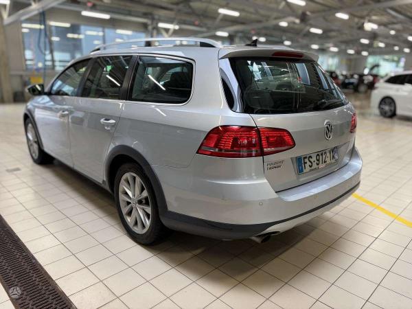 Pelēks Volkswagen Passat Alltrack 2014 Viļņa, ar dzinēja tilpumu 2.00 L un nobraukumu 200 tūkst. km par 7000 €, foto 2 vietnē AUTOMOTO.COM.LV