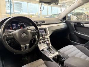 Pelēks Volkswagen Passat Alltrack 2014 Viļņa, ar dzinēja tilpumu 2.00 L un nobraukumu 200 tūkst. km par 7000 €, foto 13 vietnē AUTOMOTO.COM.LV