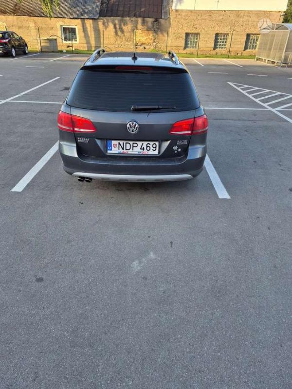 Grey Volkswagen Passat Alltrack 2014 in Siauliai, with an engine capacity of 2.00 L and mileage of 250 thousand km for 6000 €, photo 5 on AUTOMOTO.COM.LV