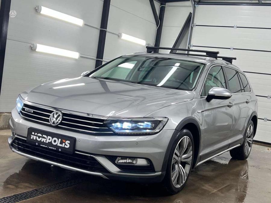 Grey Volkswagen Passat Alltrack 2015 in Vilnius, with an engine capacity of 1.97 L and mileage of 296 thousand km for 13800 €, photo 3 on AUTOMOTO.COM.LV