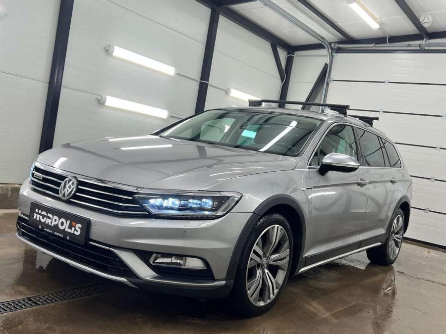 Grey Volkswagen Passat Alltrack 2015 in Vilnius, with an engine capacity of 1.97 L and mileage of 296 thousand km for 13800 €, photo 6 on AUTOMOTO.COM.LV