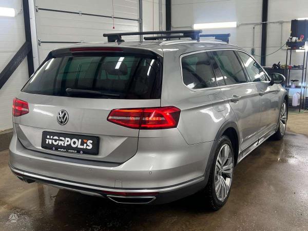 Pelēks Volkswagen Passat Alltrack 2015 Viļņa, ar dzinēja tilpumu 1.97 L un nobraukumu 296 tūkst. km par 13800 €, foto 7 vietnē AUTOMOTO.COM.LV