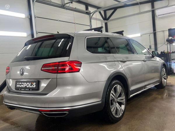 Pelēks Volkswagen Passat Alltrack 2015 Viļņa, ar dzinēja tilpumu 1.97 L un nobraukumu 296 tūkst. km par 13800 €, foto 10 vietnē AUTOMOTO.COM.LV