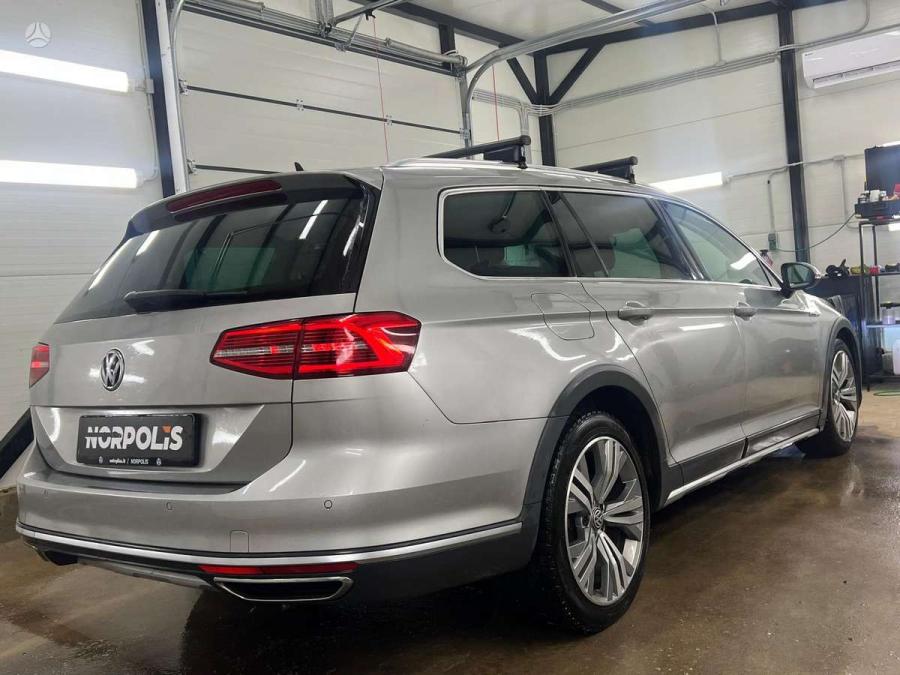 Grey Volkswagen Passat Alltrack 2015 in Vilnius, with an engine capacity of 1.97 L and mileage of 296 thousand km for 13800 €, photo 10 on AUTOMOTO.COM.LV