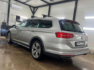 Grey Volkswagen Passat Alltrack 2015 in Vilnius, with an engine capacity of 1.97 L and mileage of 296 thousand km for 13800 €, photo 11 on AUTOMOTO.COM.LV