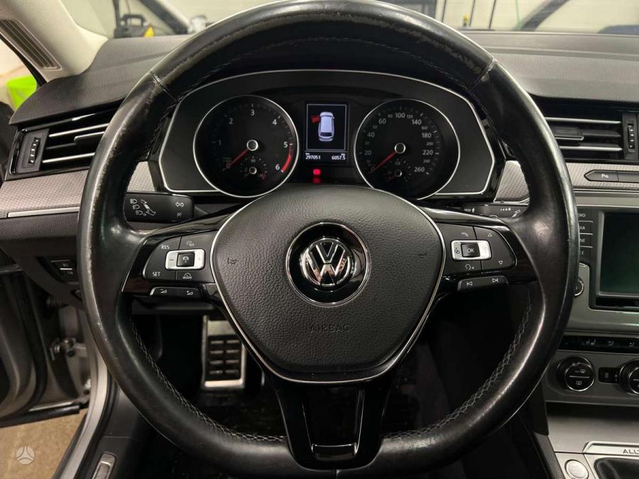 Grey Volkswagen Passat Alltrack 2015 in Vilnius, with an engine capacity of 1.97 L and mileage of 296 thousand km for 13800 €, photo 27 on AUTOMOTO.COM.LV